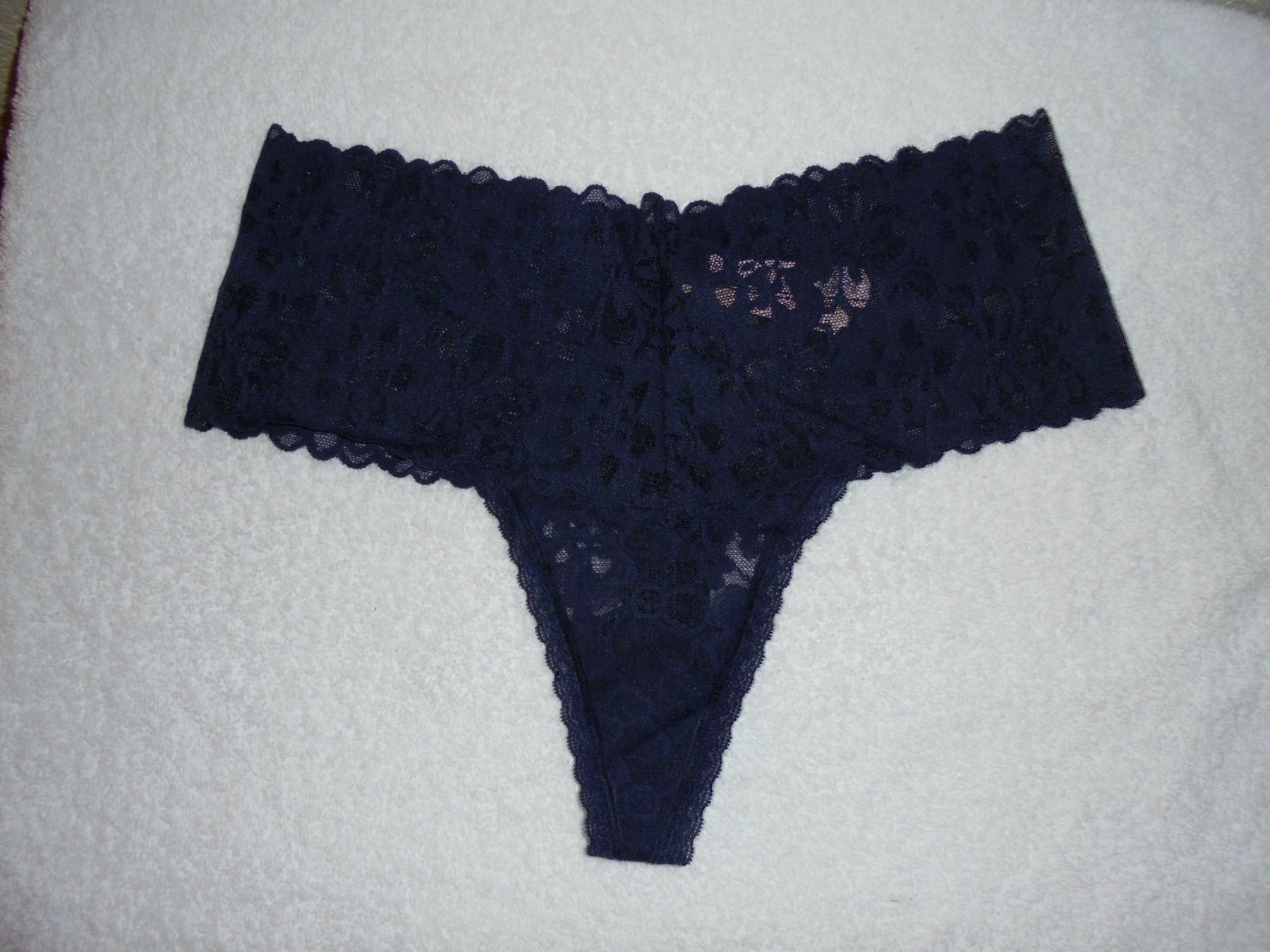 VICTORIA'S SECRET LACIE WIDE BAND THONG, M, NEU (Neuf avec emballage d ...