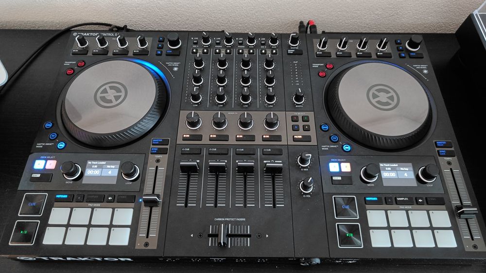 Traktor S4 MK3 + Case + Decksaver | Kaufen auf Ricardo