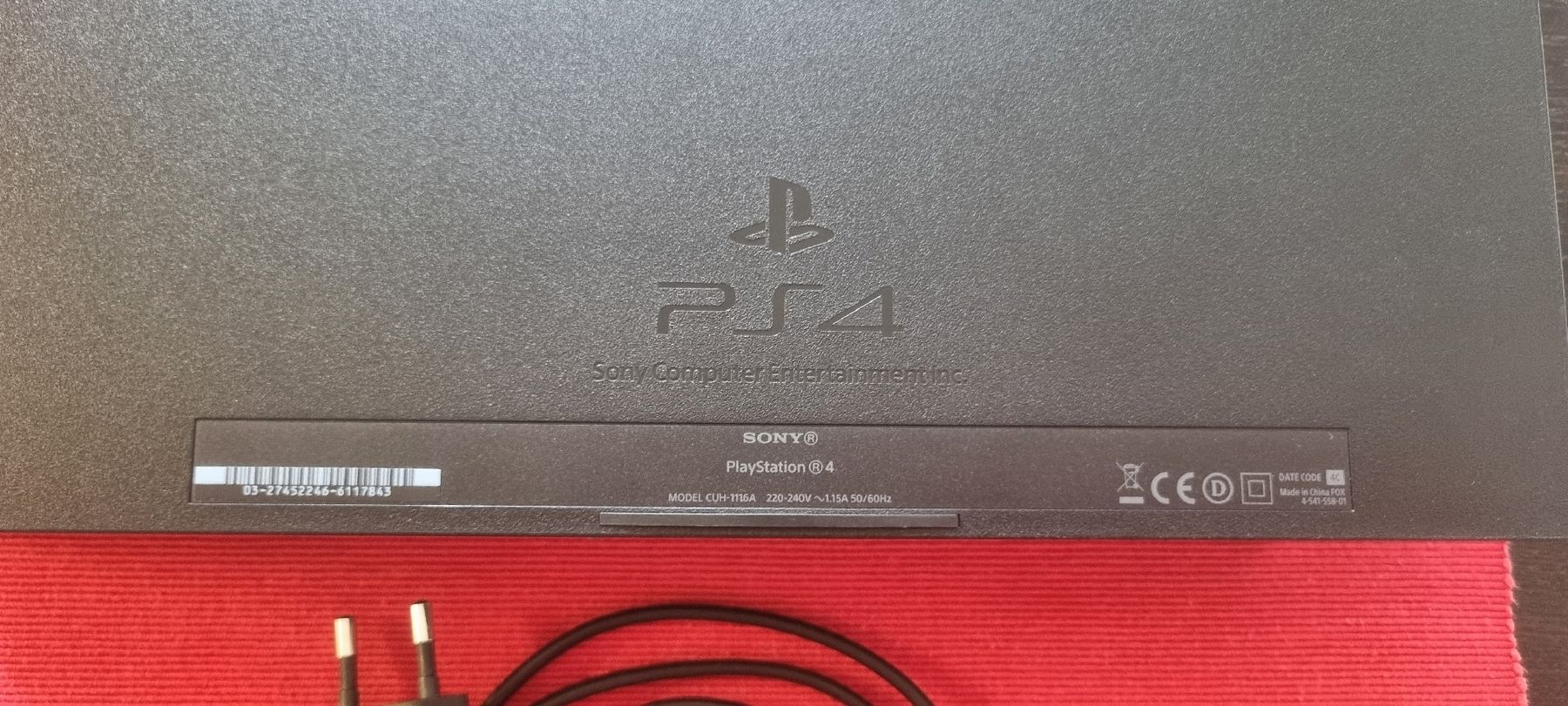 PlayStation 4: Includes 1 controler and Extras! (Gebraucht) in ...