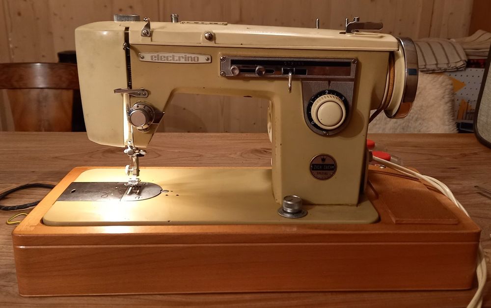 Ideal electrino Nähmaschine Zick Zack spezial (Gebraucht) in ...