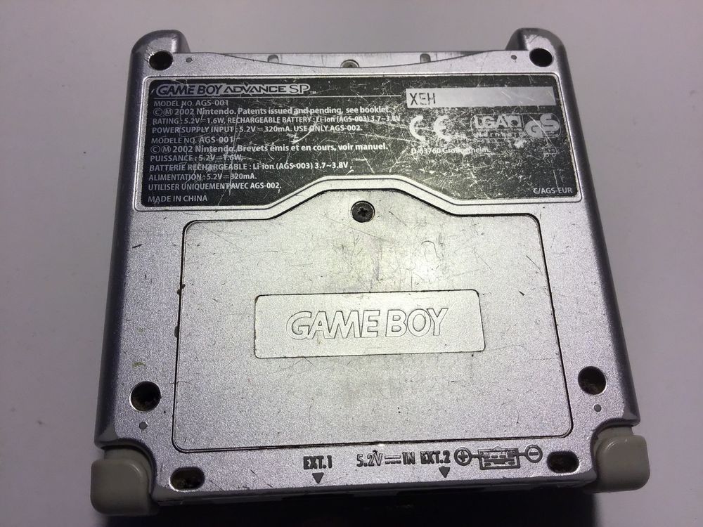 Game Boy "ADVANCE SP" Model AGS-001 von 2002 (Defekt) in Bachenbülach für CHF 51 – mit Lieferung ...