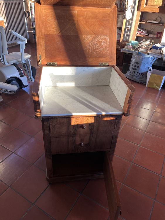 Meuble ancien de rangement avec marbre (Gebraucht) in Lajoux JU für CHF 250 – nur Abholung auf ...