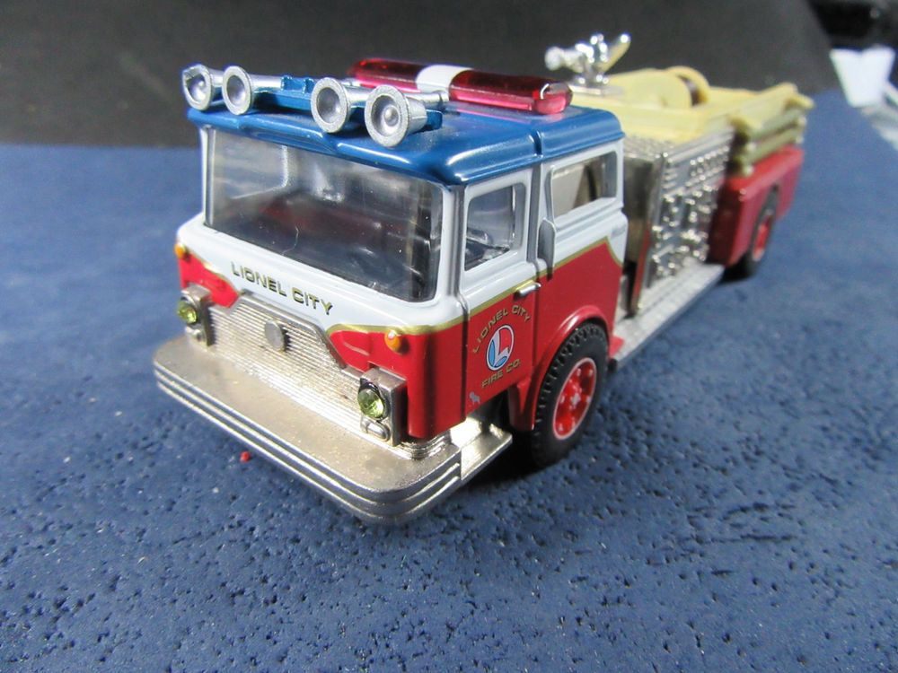 CORGI 1/50 MACK CF PUMPER LIONEL CITY FIRE CO. TRUCK (Gebraucht) in ...