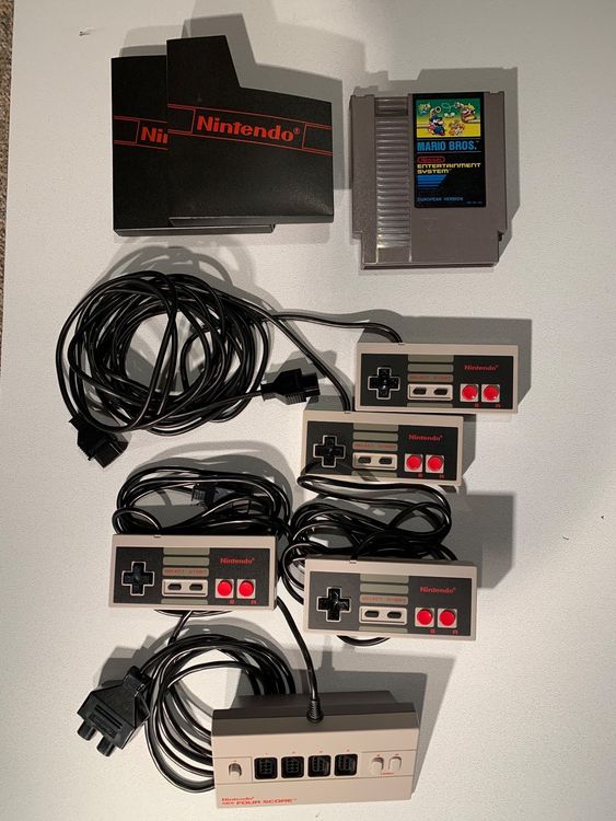 Nintendo NES controllers + mario game (Gebraucht) in Vernier für CHF 85 ...