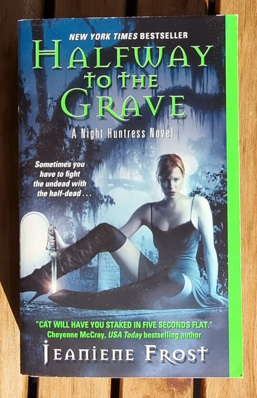 Halfway to the grave - Jeanine Frost - Night Huntress (Gebraucht) in ...