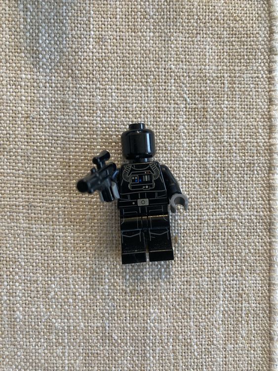 LEGO Star Wars TIE Pilot Minifigur mit Blaster (Gebraucht) in ...