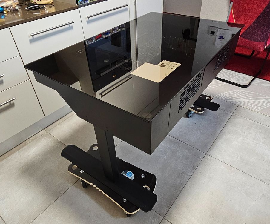 Bureau/Boîtier Lian Li DK-04X (Gebraucht) in Rennaz für CHF 590 – nur ...