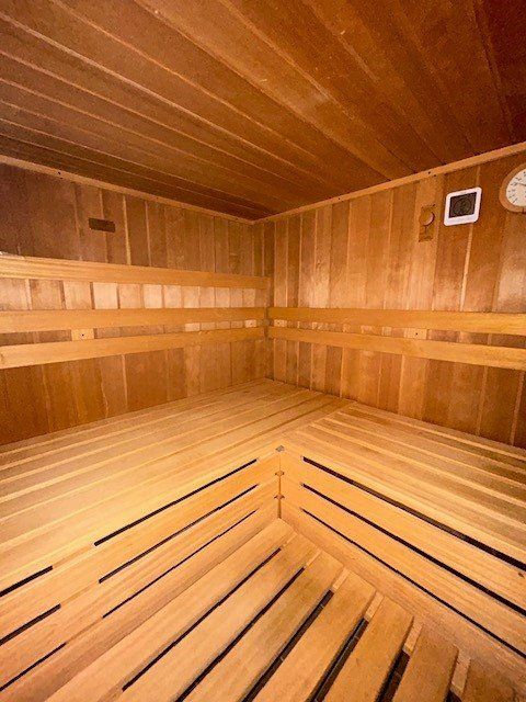 KLAFS-Sauna mit Sanarium (Bio-Sauna): 3 - 5 Plätze (Gebraucht) in Wollerau für CHF 590 – nur ...