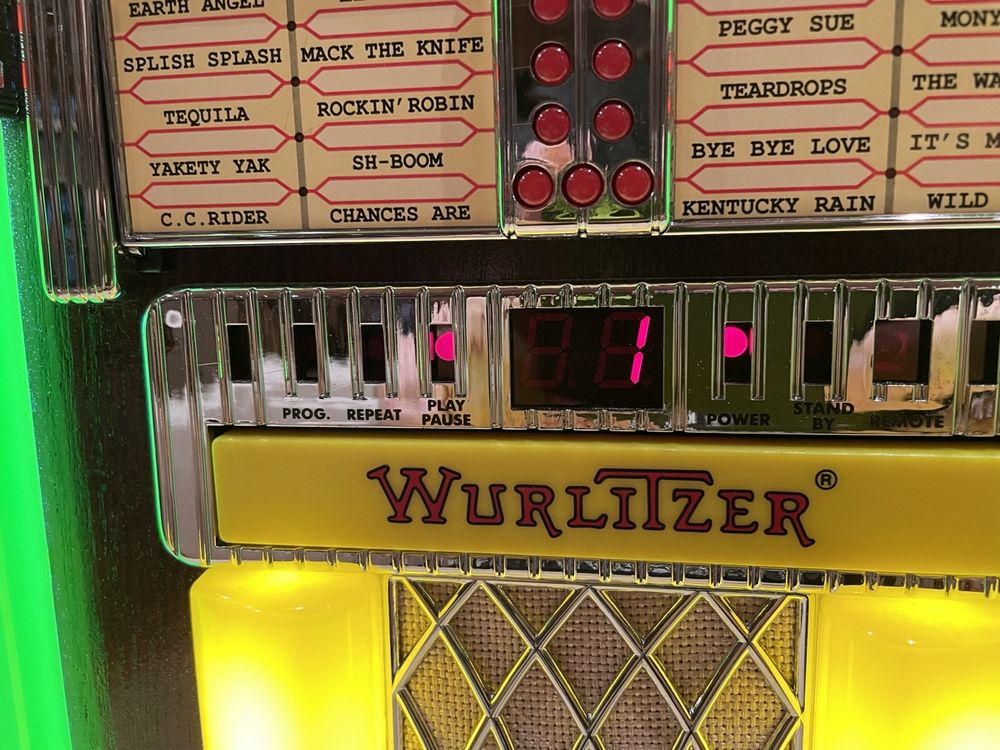 Wurlitzer 1015-CD Mini Jukebox (Defekt) in Härkingen für CHF 56 – nur ...