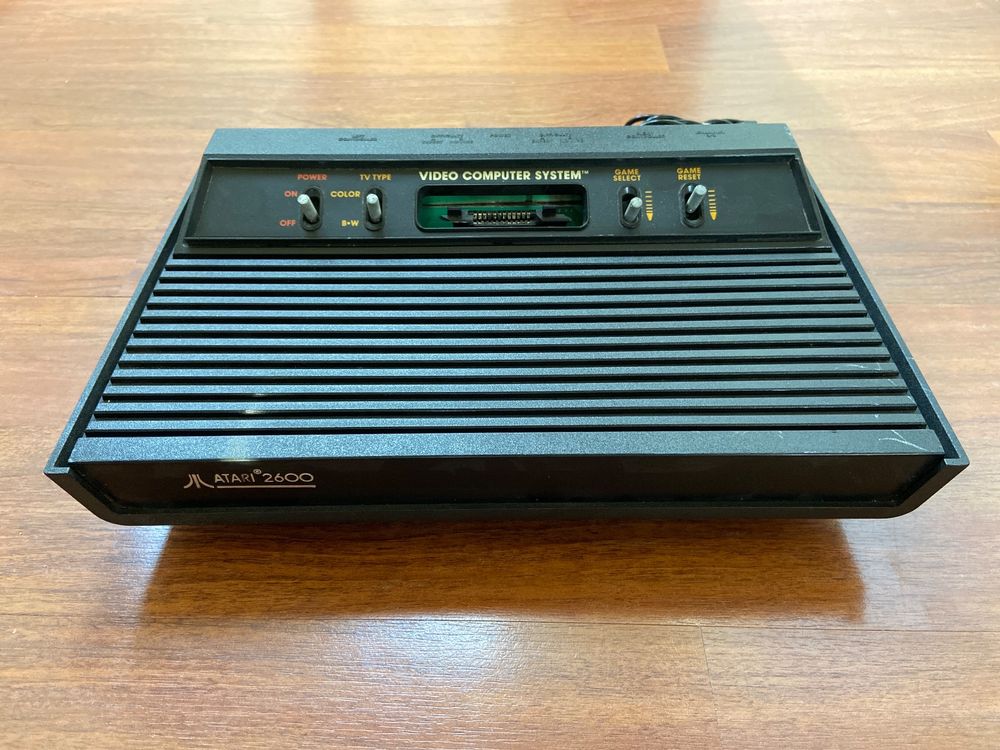 Atari CX 2600 - Darth Vader - nur Konsole (Defekt) in für CHF 29 – mit ...