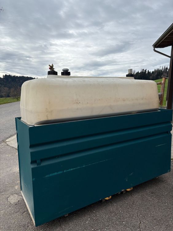 Diesel Tank 2'000 lt. mit Stahlwanne 80 x 230 cm (Gebraucht) in Menznau ...