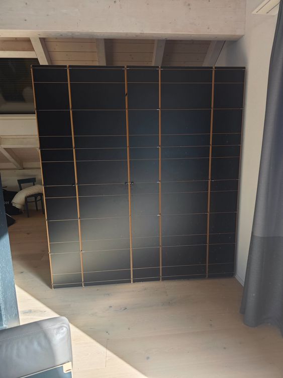 Kleiderschrank K1 von Nils Holger Moorman | Kaufen auf Ricardo