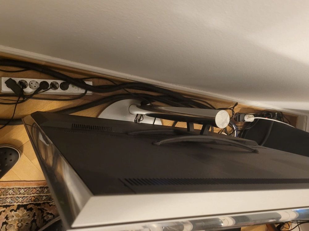 B&O Beovision 10-40 inkl. El. Standfuß (Gebraucht) in Zürich für CHF ...