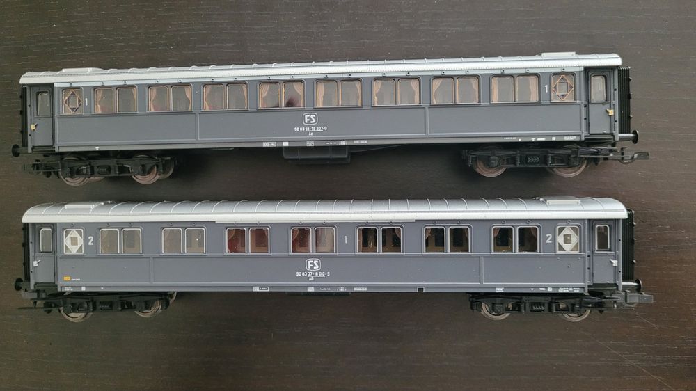 Roco 44703 & 44711 H0 FS Reisezugwagen DC (Neu (gemäss Beschreibung ...