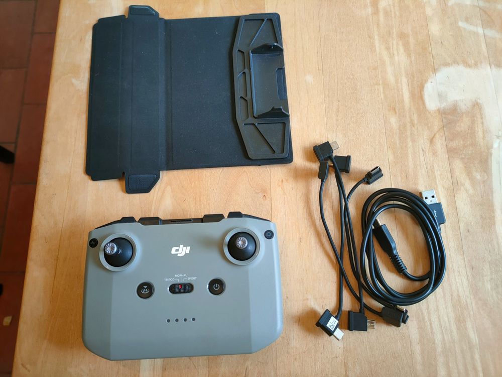 DJI RC Controller inkl. Sonnenblende und Adaptern (Gebraucht) in Zürich ...