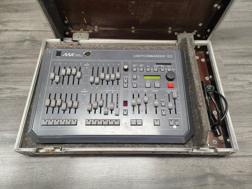 MA Lightcommander 12/2 inkl. Case (Gebraucht) in Steinen für CHF 100 ...