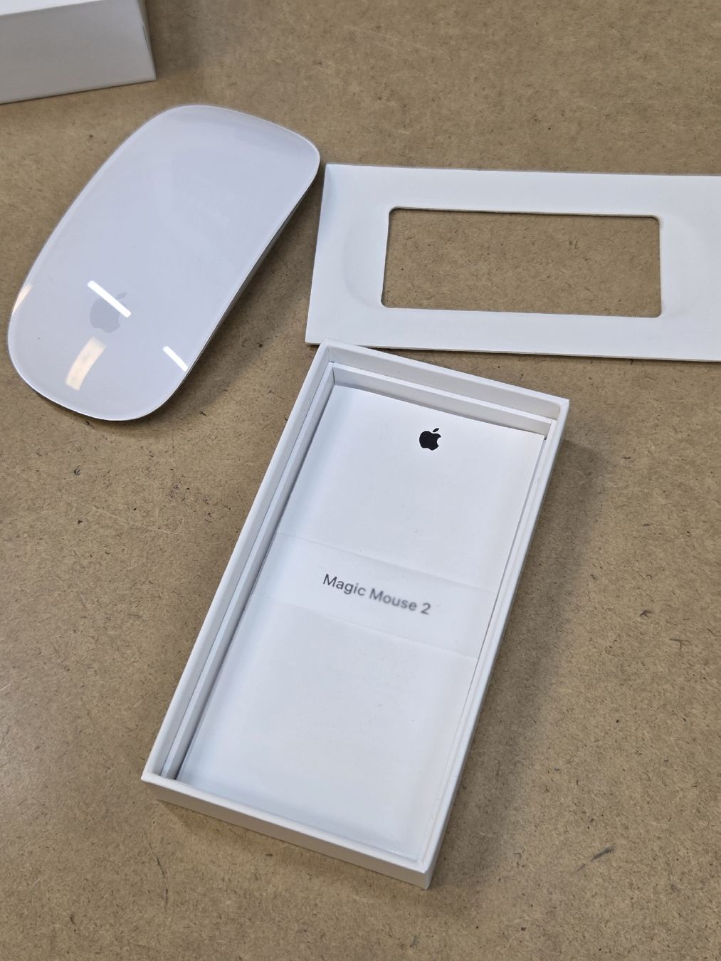 Apple Magic Mouse 2, Top-Zustand, Lightning, ohne Kabel (Gebraucht) in ...