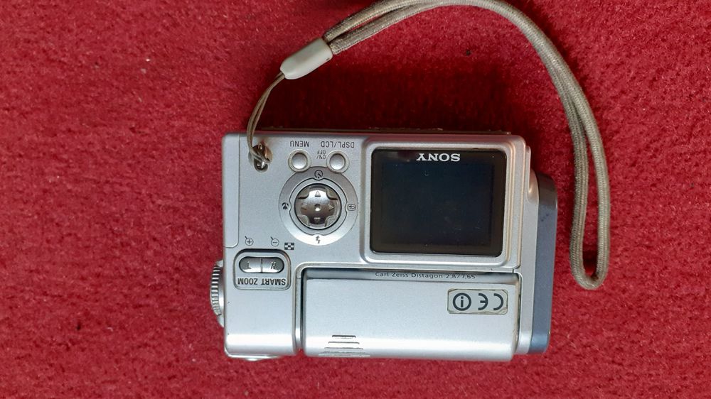 Kompakt Digital-Kamera Sony Cybershot DSC-FX77 von 2003 | Kaufen auf ...
