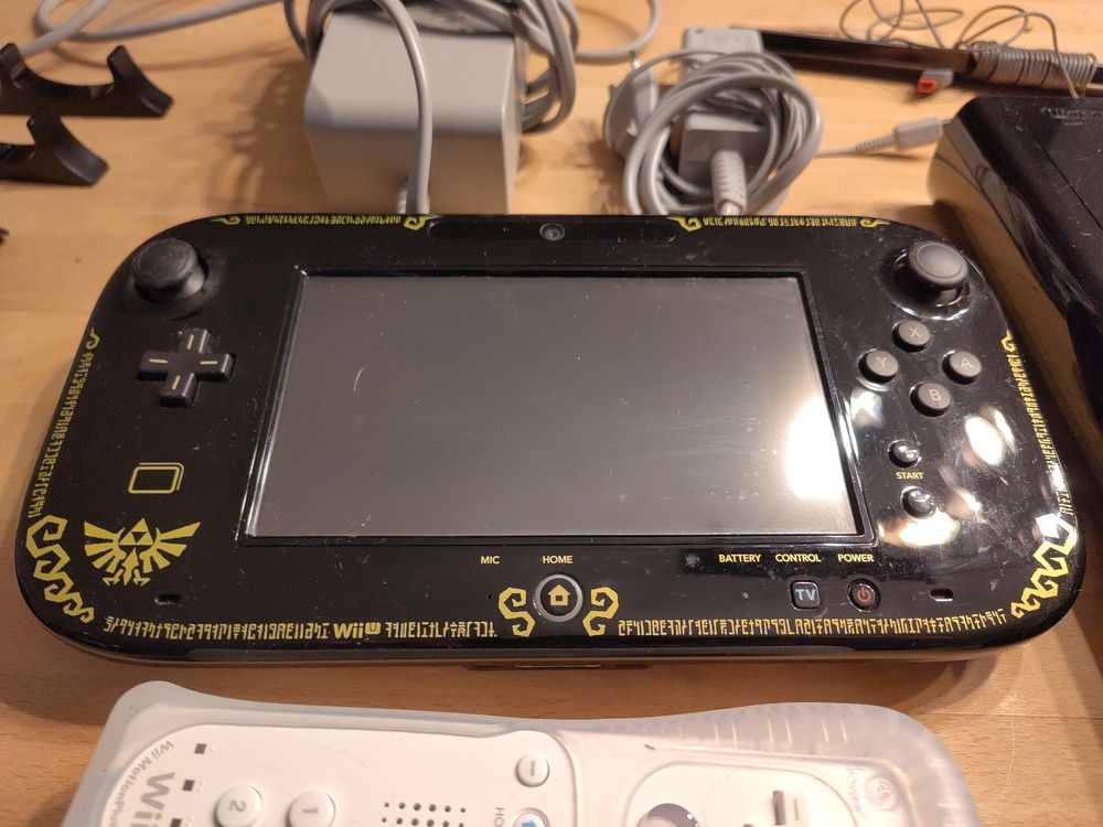 Nintendo Wii U Zelda Wind Waker Edition/ Controller/ 3 Games (Gebraucht ...
