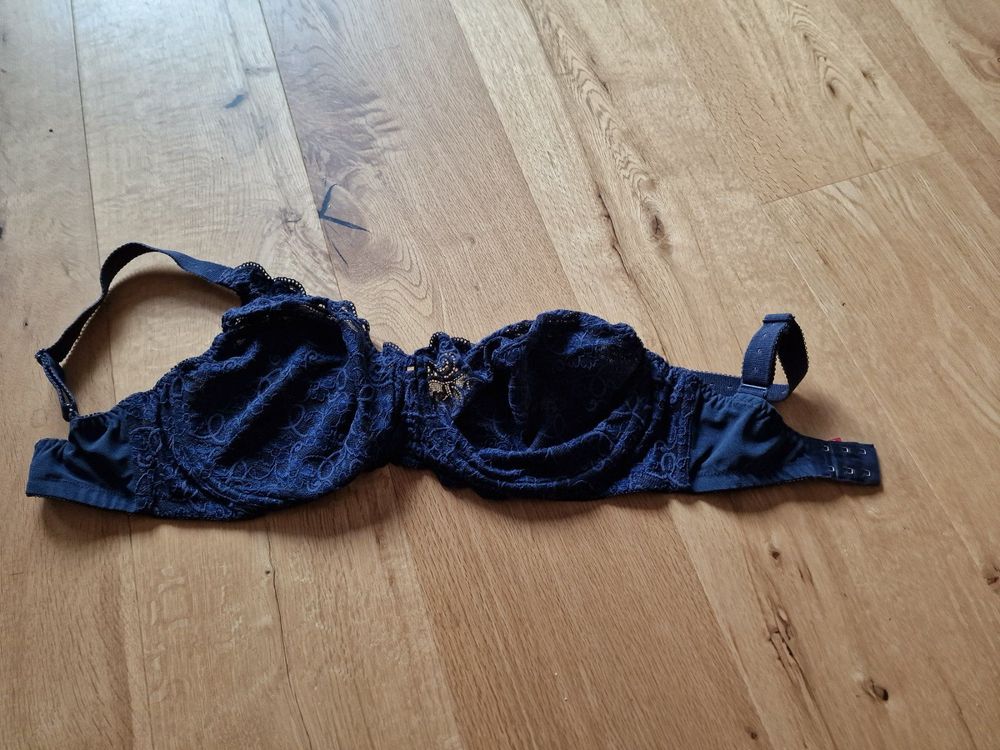 Bügel BH Triumph Amourette 80F (Gebraucht) in Hölstein für CHF 5 – mit ...