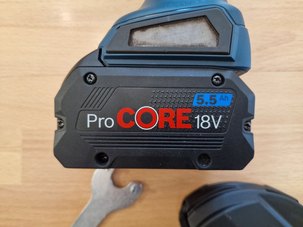 Bosch GWS 18V-7 Professional inkl. 5.5Ah Pro Core Akku (Gebraucht) in ...