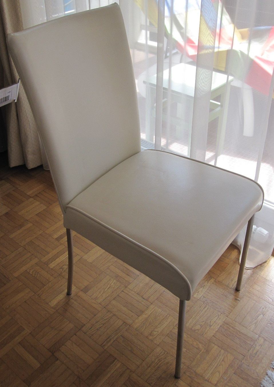 Chaises (x4) PFISTER, cuir Nubia blanc , support acier (D'occasion) à ...