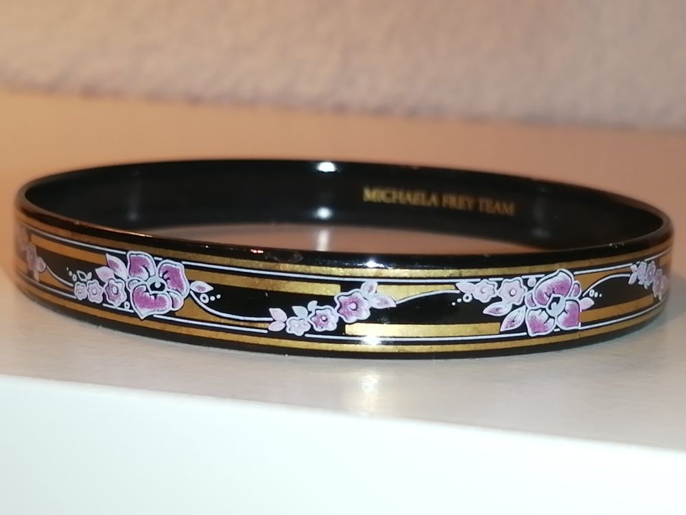 Michaela Frey Armreif Emaille (Gebraucht) in für CHF 18 – mit Lieferung ...