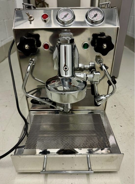 ISOMAC Espressomaschine Milano (2-Kreissystem) (Defekt) in Lachen SZ ...