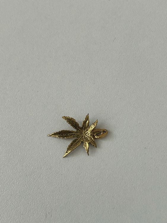 Vintage Hanfblatt Anhänger (Gebraucht) in Hagendorn für CHF 8 – mit ...
