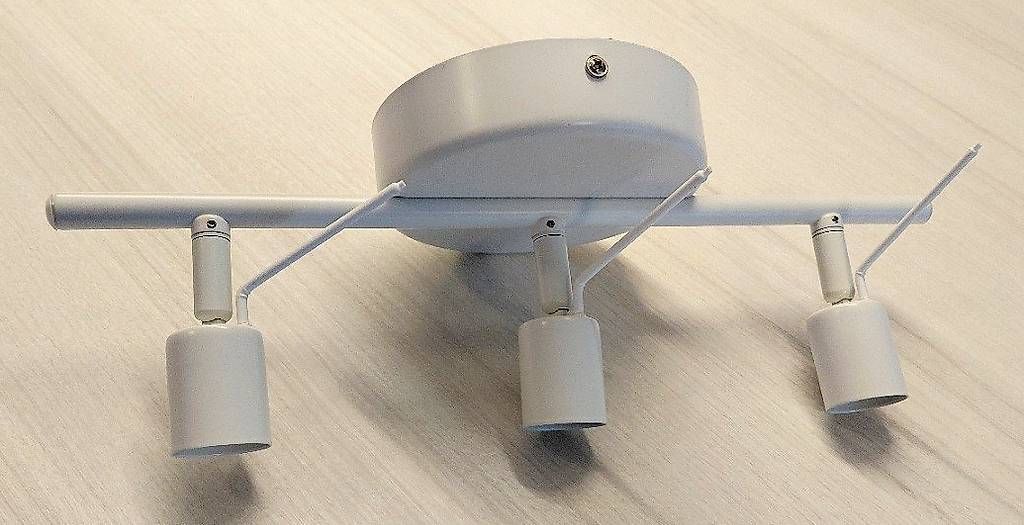 Lampe plafonnier – 3 spots 💡 💡 💡 (D'occasion) à St-Livres pour CHF 4 ...