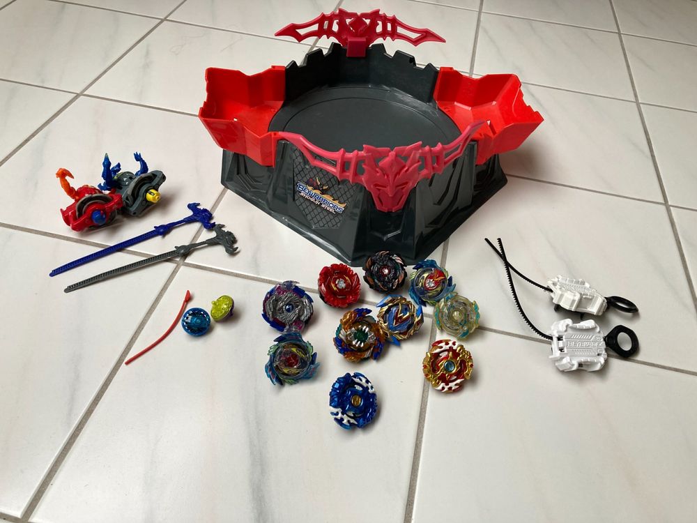 Beyblades mit Arena (Gebraucht) in für CHF 23 – nur Abholung auf ...