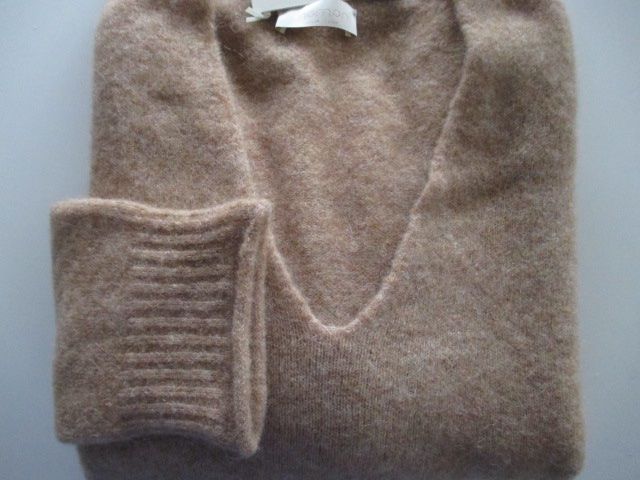 MOMONI 68% Alpaka Pullover S M 38 beige NEU ! (Gebraucht) in Neuwilen für CHF 79 – mit Lieferung ...