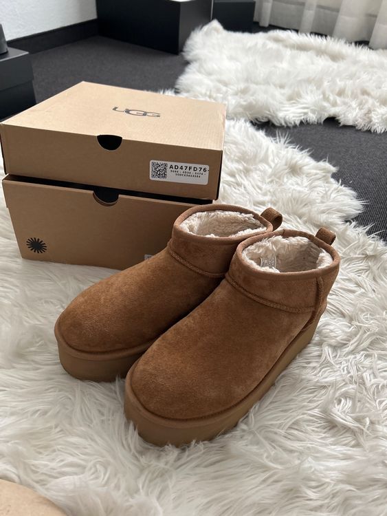 Ugg plateau (Gebraucht) in Chez-le-Bart für CHF 86 – mit Lieferung auf ...