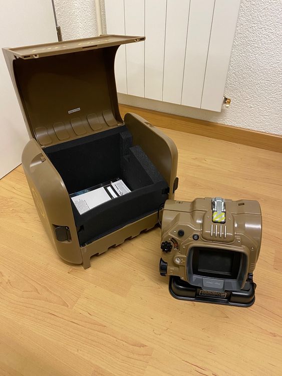 Fallout 4 Pip Boy 3000 Model Collectors Edition | Kaufen auf Ricardo