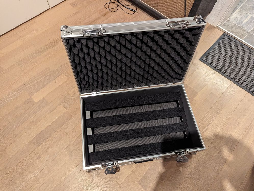Pedaltrain Classic 2 Pedalboard mit Tour Case (Neu (gemäss Beschreibung)) in Egnach für CHF 105 ...