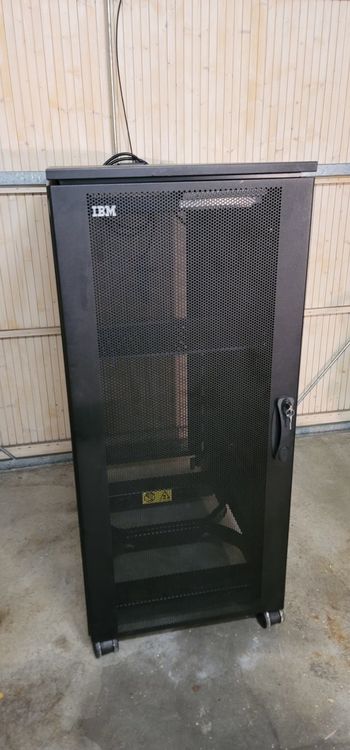IBM Server Schrank Rack 25U (Gebraucht) in Opfikon für CHF 99 – nur ...