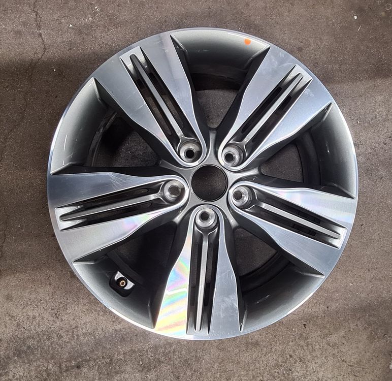 Eine Hyundai IX35 Alufelge 52910-2Y700 (Gebraucht) in Uetendorf für CHF ...