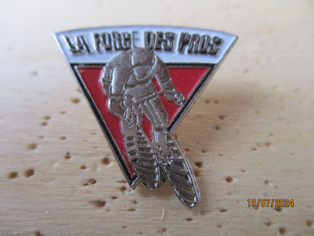 Rad Sport La Force des Pros Pin (Neu (gemäss Beschreibung)) in Felsberg ...