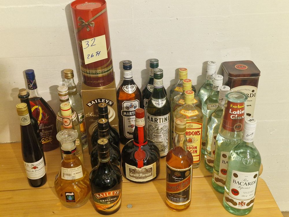 26 Flaschen Alkohol Gin Rum Williams Cognac usw. (32) (Neu und ...