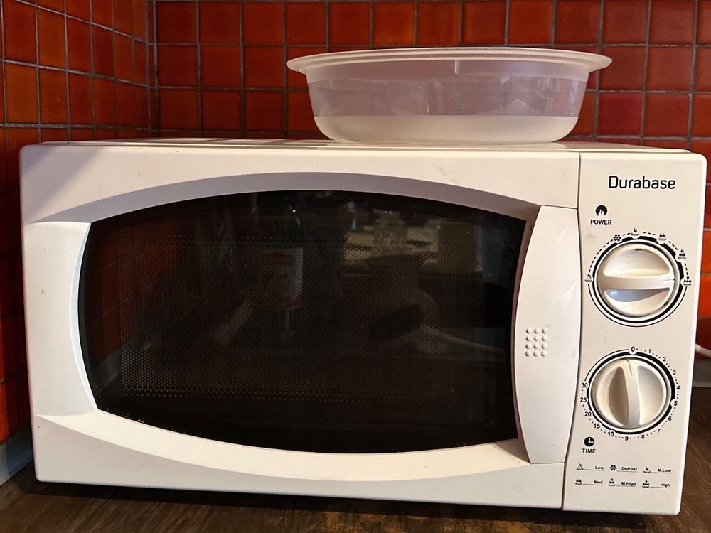 Durabase Mikrowelle (Gebraucht) in Weiningen ZH für CHF 12 – nur ...