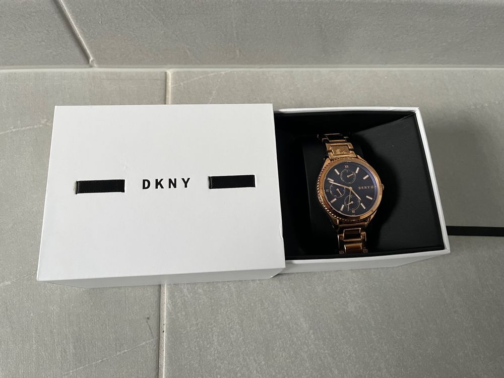 DKNY Armbanduhr (Gebraucht) in Büsserach für CHF 15 – mit Lieferung auf Ricardo kaufen