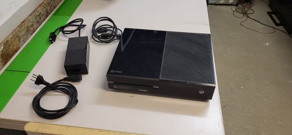 X BOX ONE CONSOLE mod. 1540 (Defekt) in LUZERN für CHF 20 – mit ...