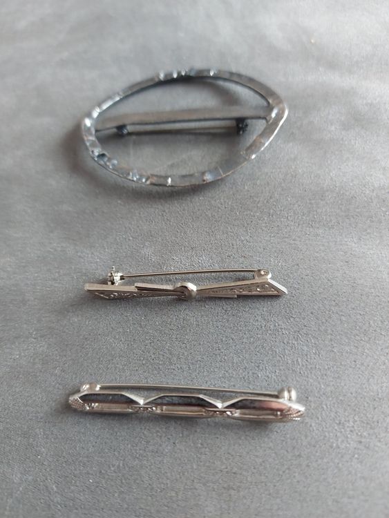 Broschen (Gebraucht) in Hinwil für CHF 3 – mit Lieferung auf Ricardo kaufen