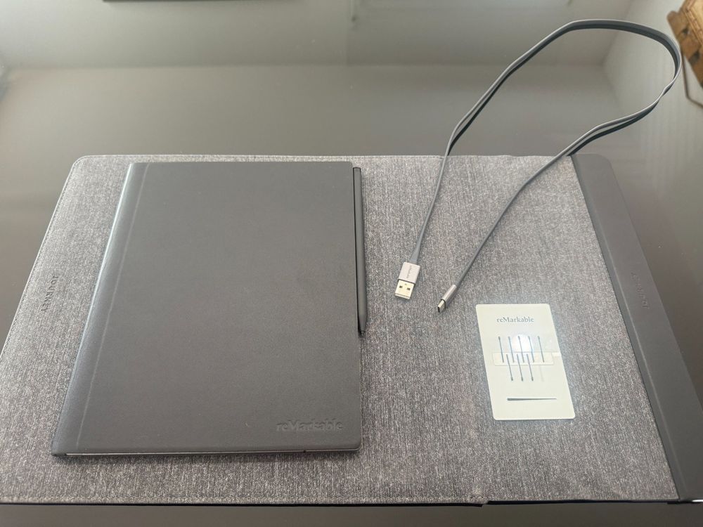 reMarkable 2 with pen, charging cable and extra nibs (Gebraucht) in ...