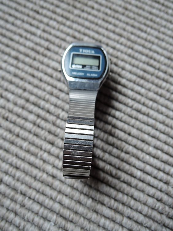 Kinder- oder Damen-LCD Uhr Marke Tiqua - Vintage | Kaufen auf Ricardo