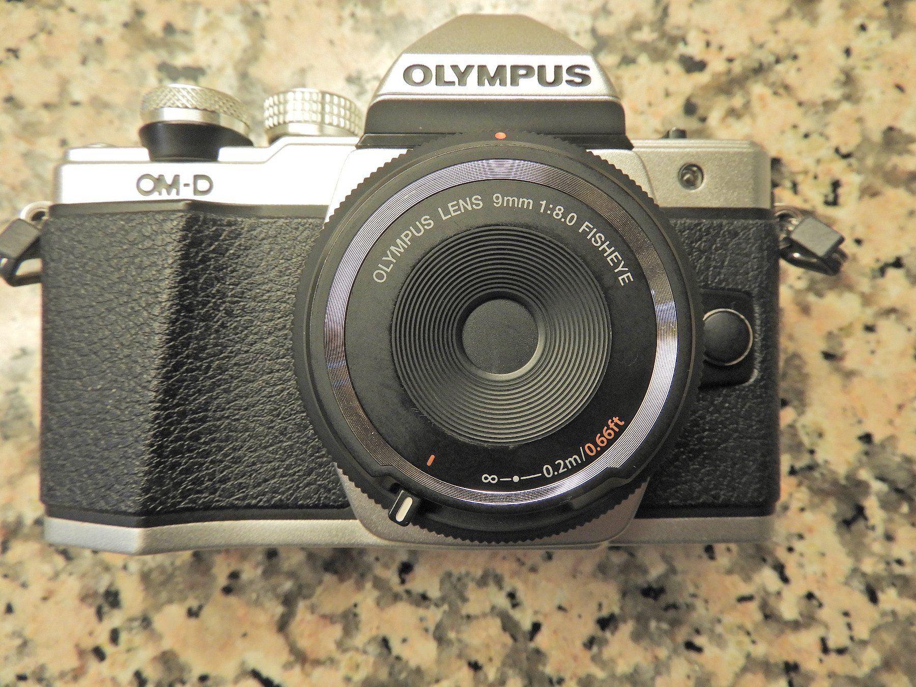 OLYMPUS OM-D E-M10 Mark II SET------ nur 1.966 Auslösungen (Gebraucht ...