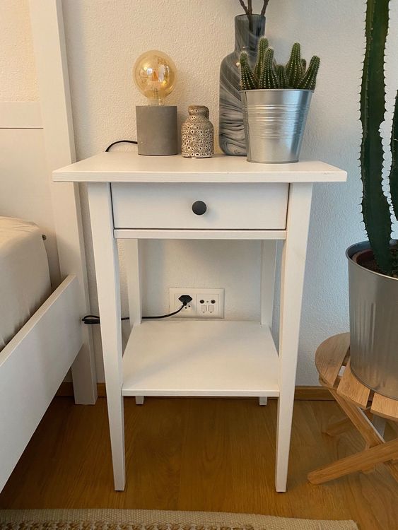 2x Nachttisch HEMNES IKEA (Gebraucht) in Baar für CHF 70 – nur Abholung auf Ricardo kaufen