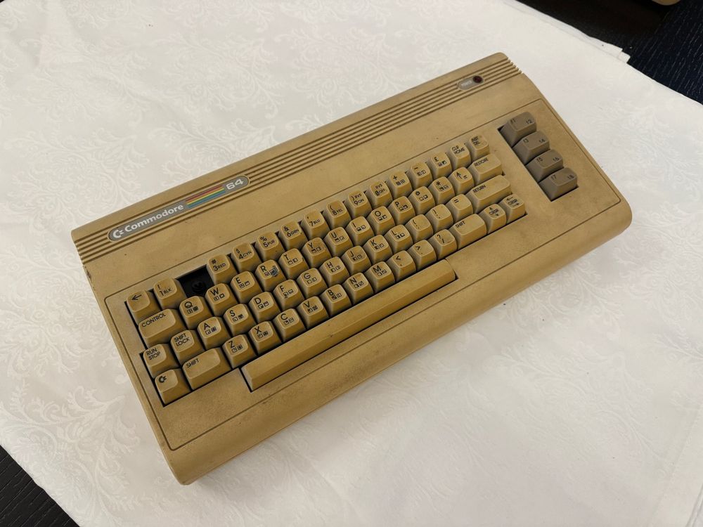 Commodore C64 Computer / Original aus den 1980er Jahren | Kaufen auf ...