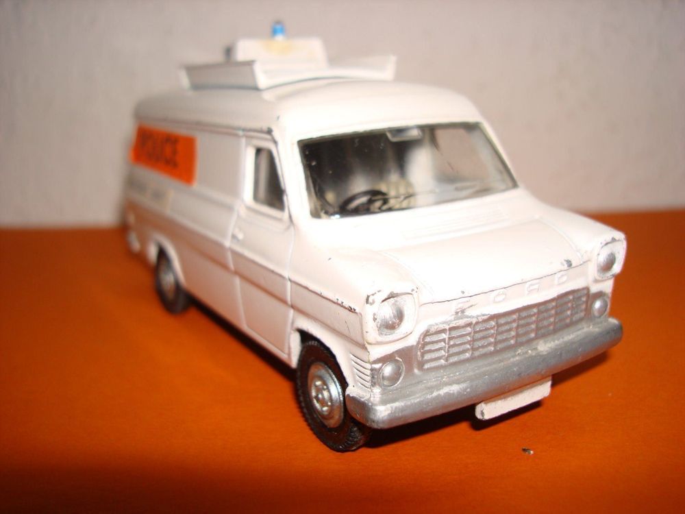 Ford Transit Police 1:43 Dinky Toys | Kaufen auf Ricardo