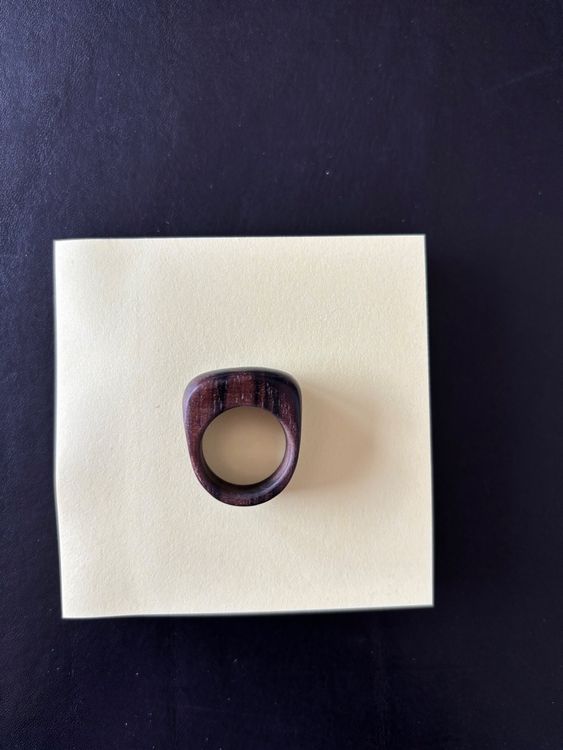 Holzring, Handgemacht, Dunkles Holz, Grösse 50 Eboni (Gebraucht) in Tägerwilen für CHF 15 – mit ...